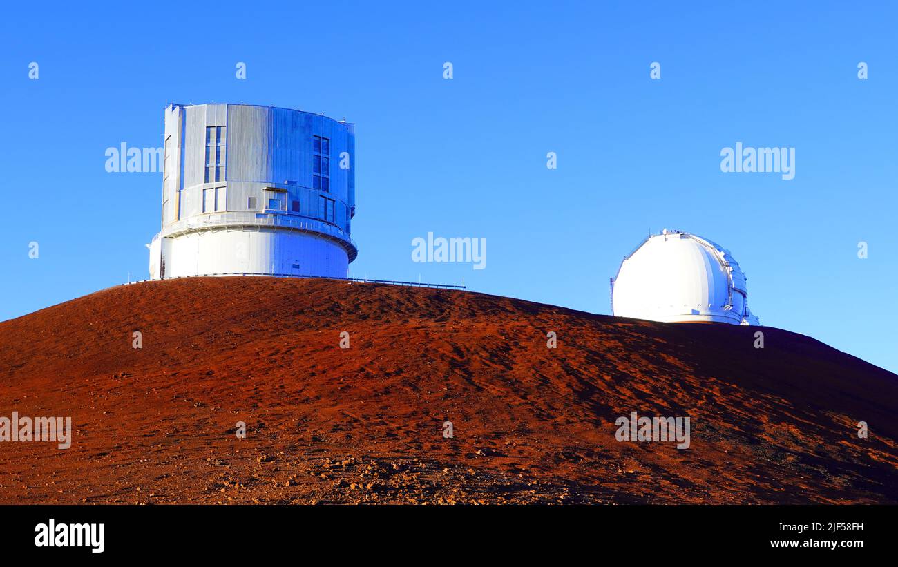 Observatories on mauna kea hawaii hi-res stock photography and images ...