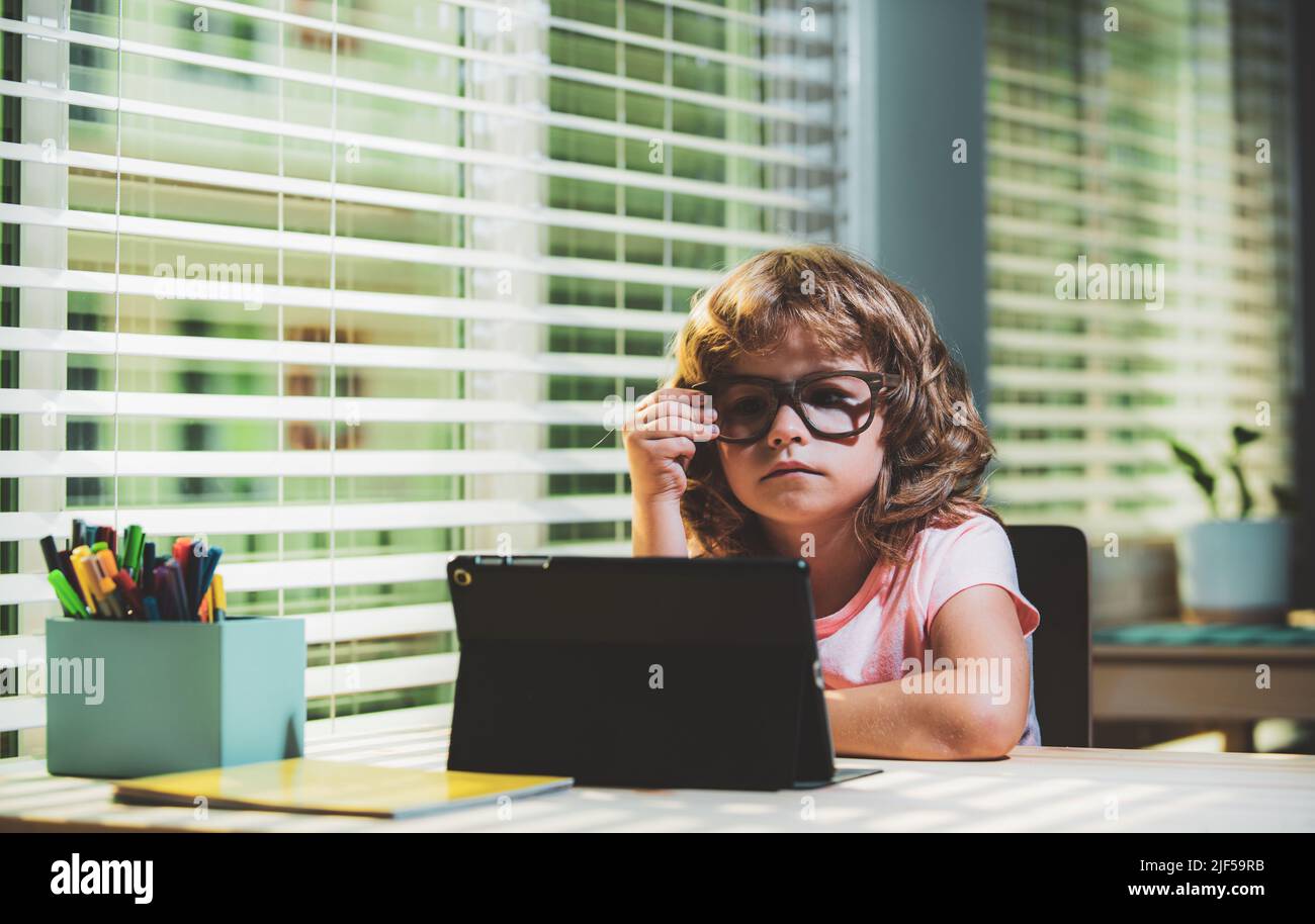 Google glasses student hi-res stock photography and images - Alamy
