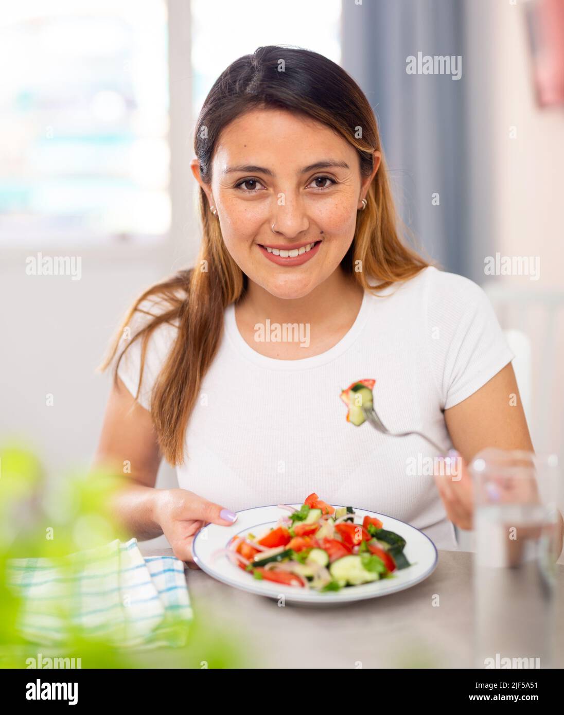 Colombian people eating hi-res stock photography and images - Alamy