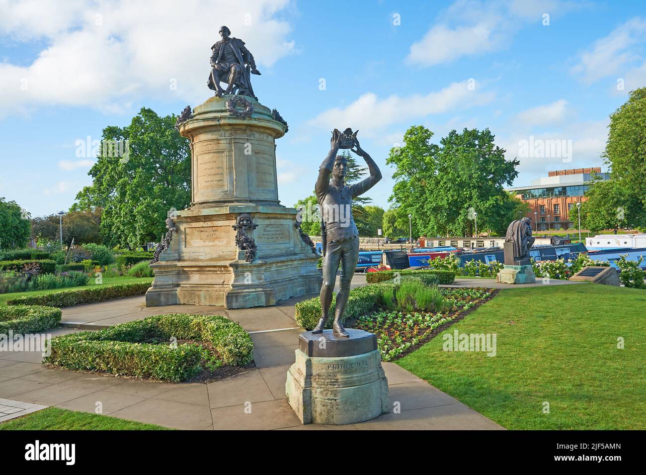 Gower Memorial statue in Bancroft Gardens, Stratford upon Avon ...