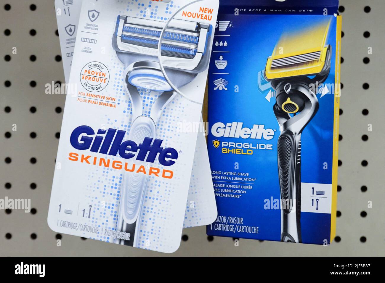 Gillette razors hi-res stock photography and images - Alamy