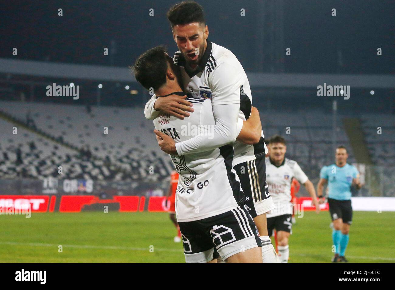 Juan Mart’n Lucero do Colo-Colo (CHI), comemora o seu gol durante a partida entre Colo-Colo e ...