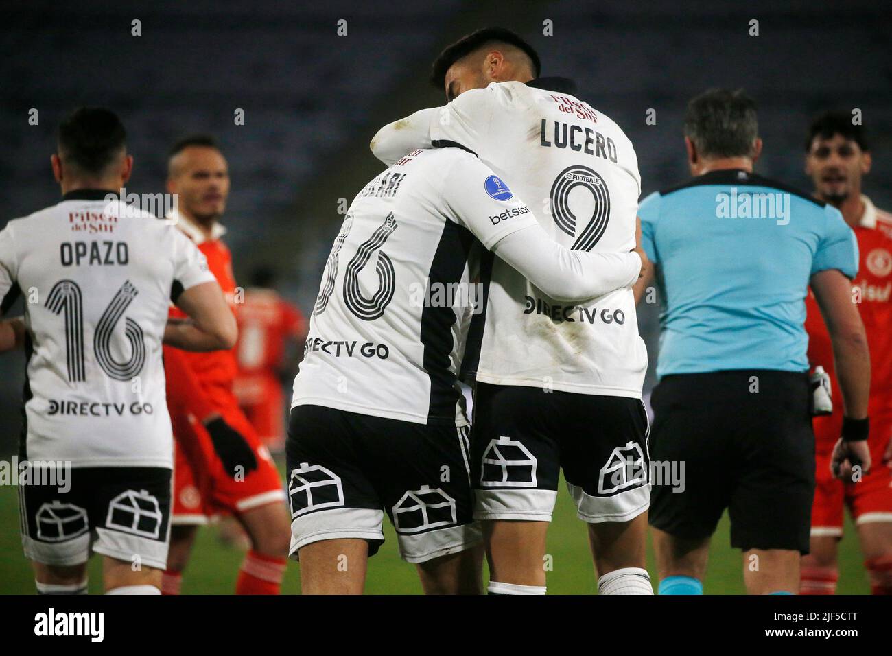 Juan Mart’n Lucero do Colo-Colo (CHI), comemora o seu gol durante a partida entre Colo-Colo e ...