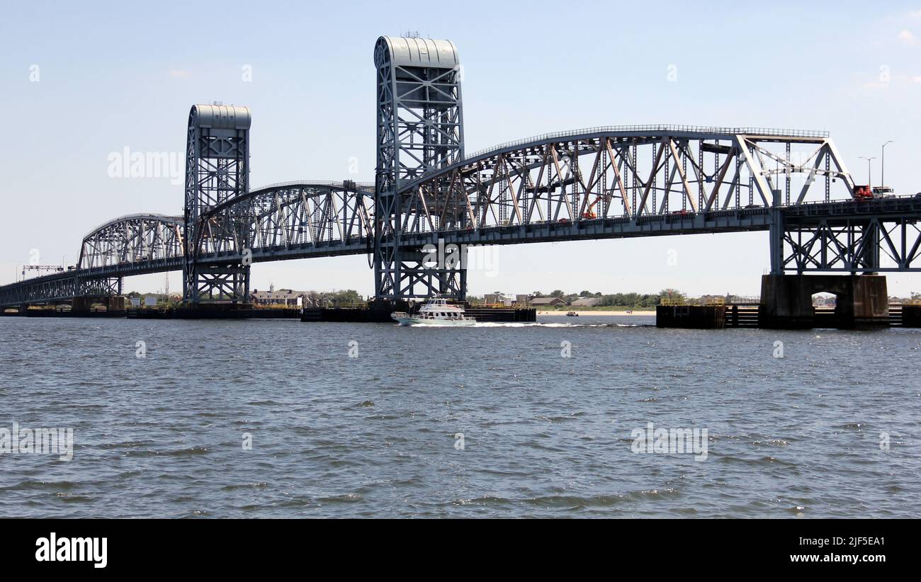 Marine ParkwayGil Hodges Memorial Bridge, across Rockaway Inlet, view ...