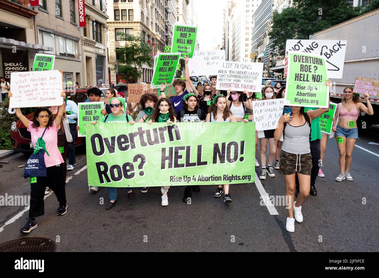 New York, US, 29/06/2022, People holding a banner saying "Overturn Roe ...