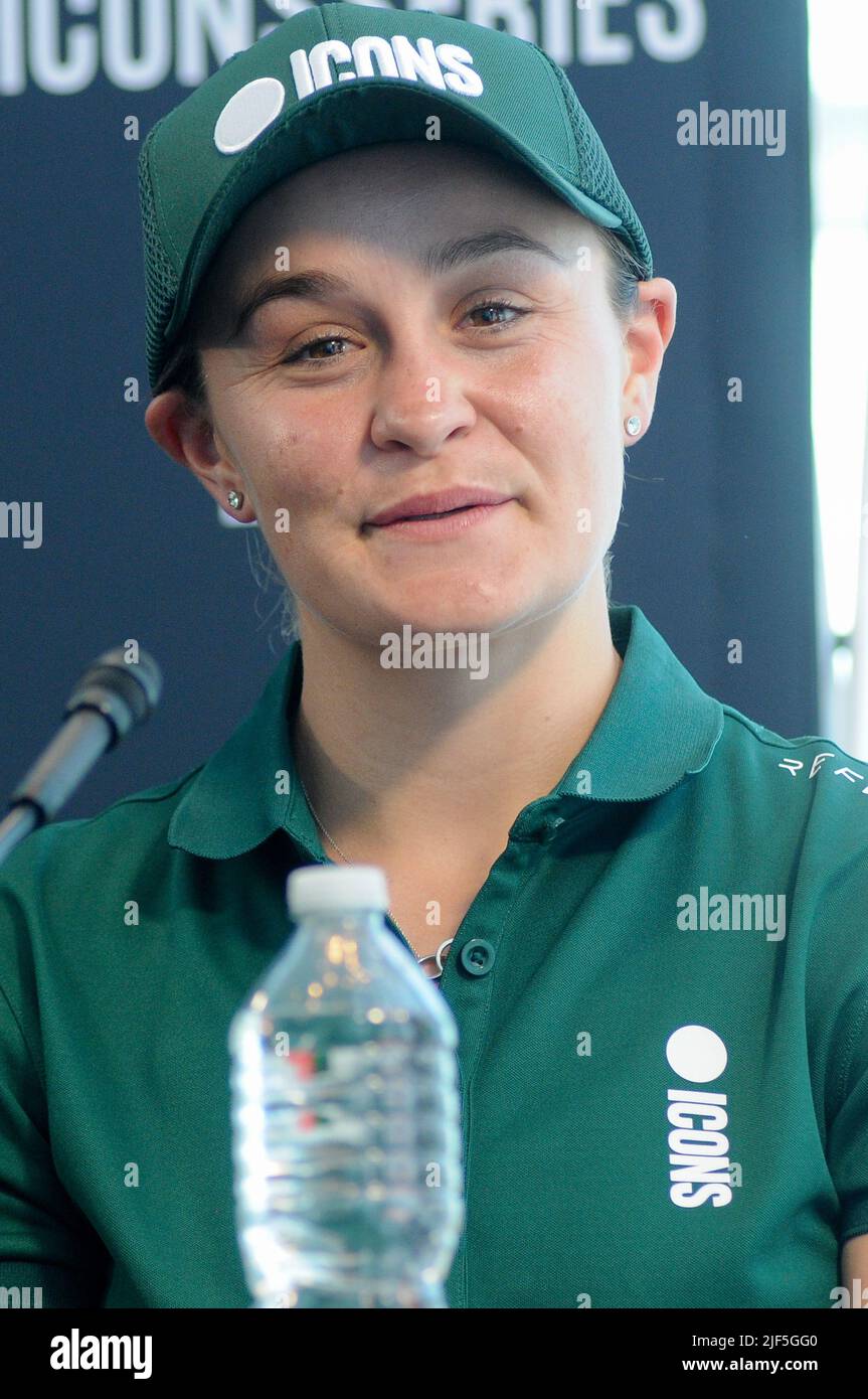Ash barty golf hi-res stock photography and images - Alamy