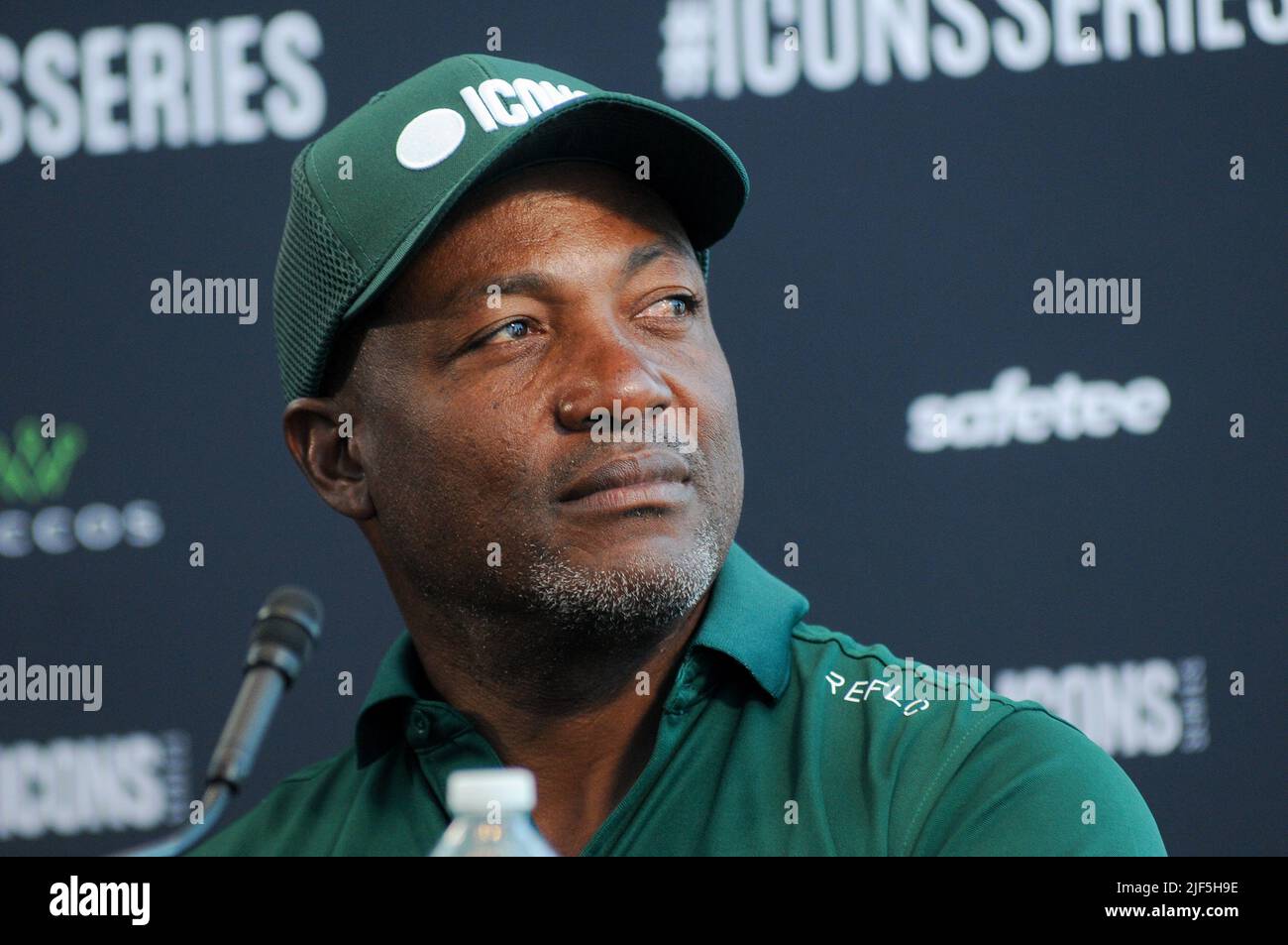 Brian lara golf hi-res stock photography and images - Alamy