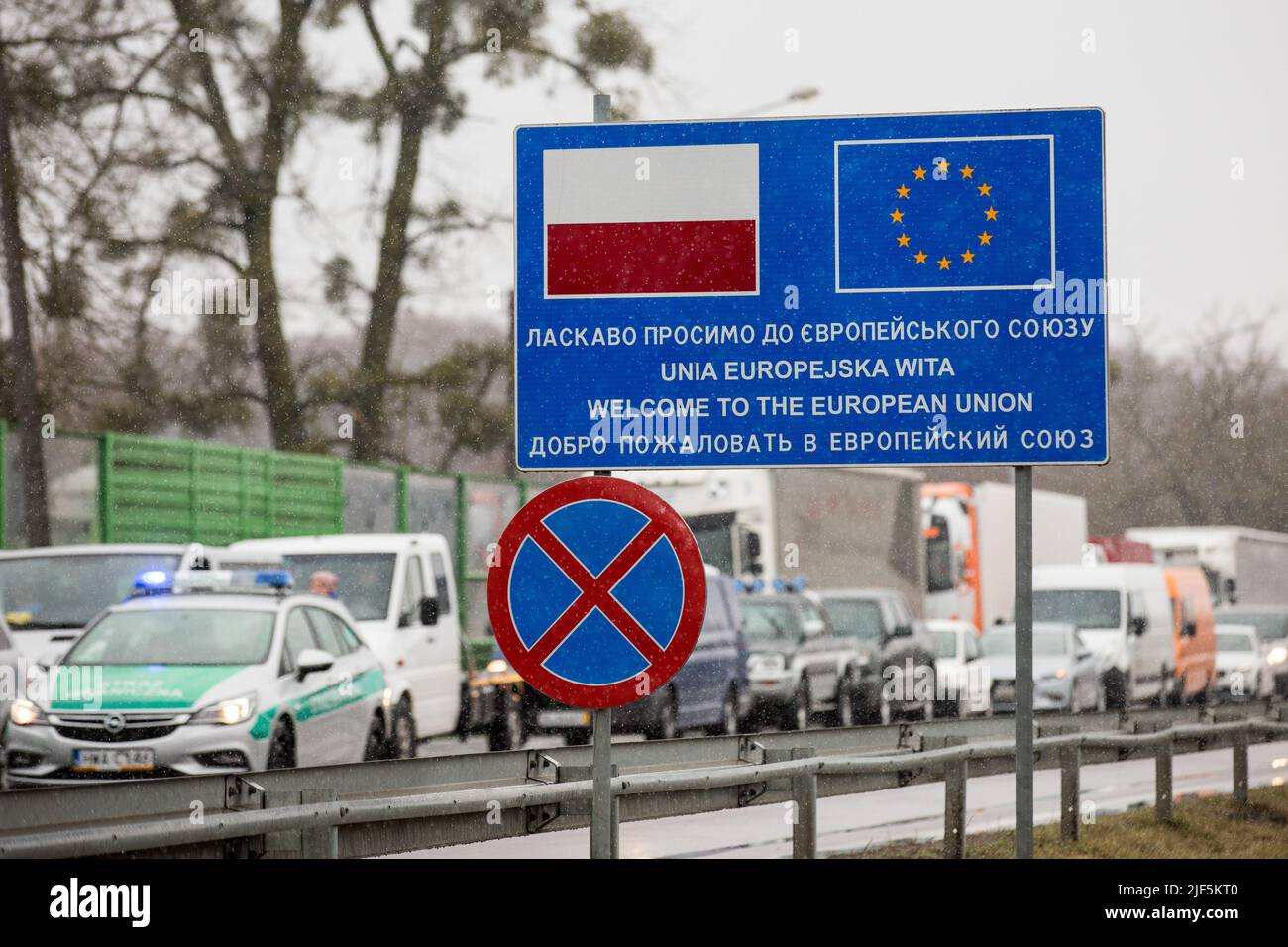 Ukrainian road signs hi-res stock photography and images - Alamy