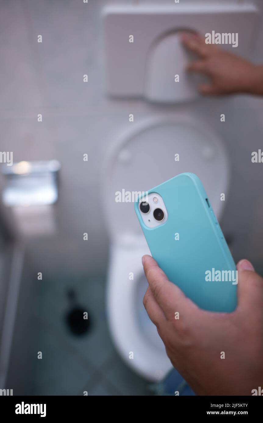 Dresden, Germany. 15th June, 2022. ILLUSTRATION: A woman holds her ...