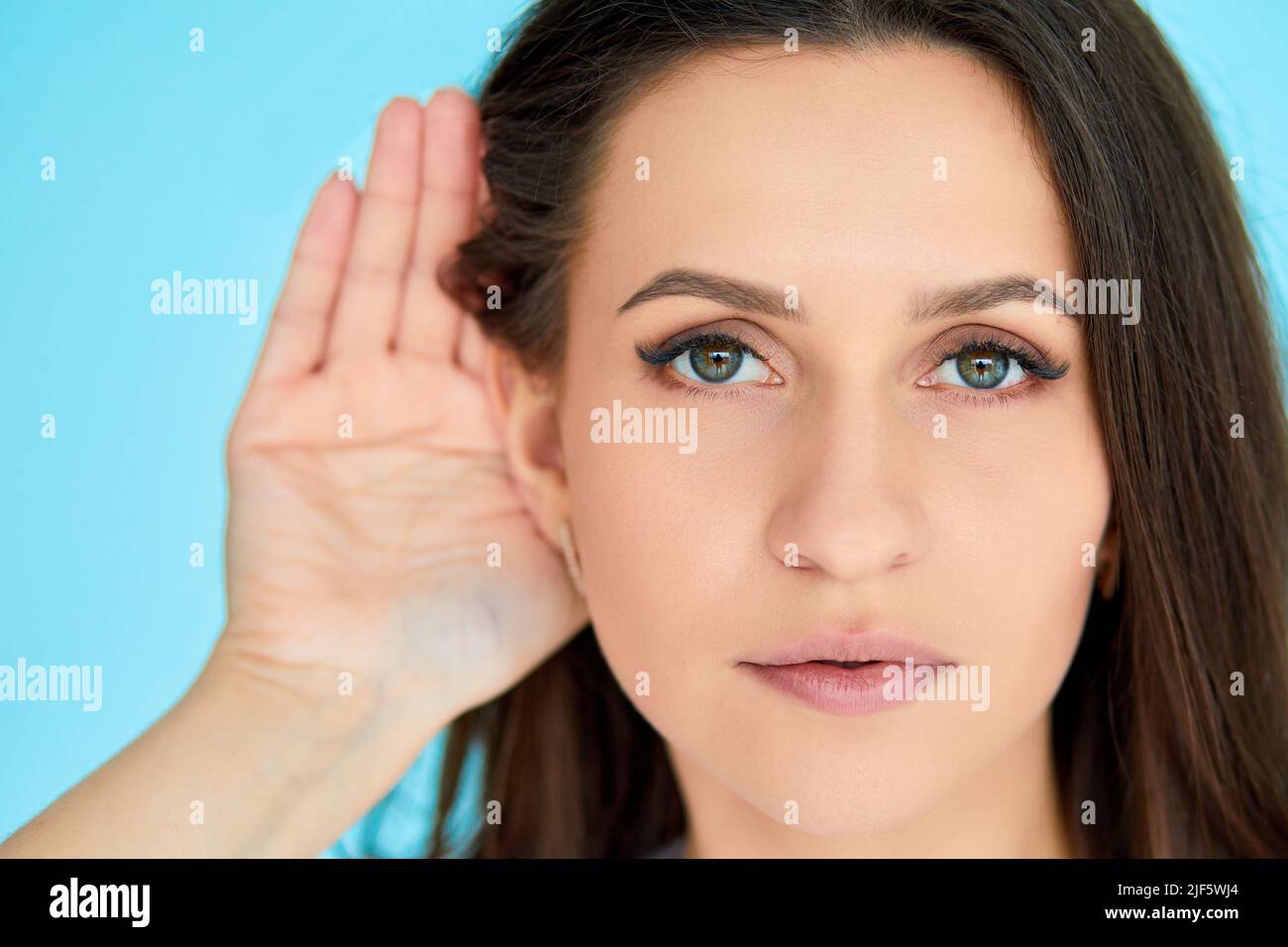 Senior woman listens doctor hi-res stock photography and images - Alamy