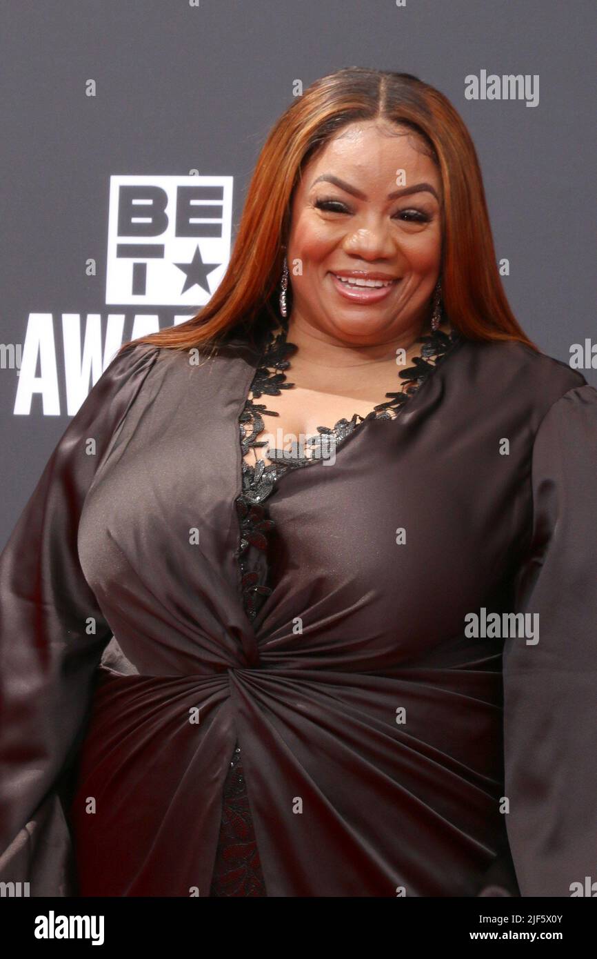Los Angeles, CA. 26th June, 2022. Ms Pat at arrivals for BET Awards ...