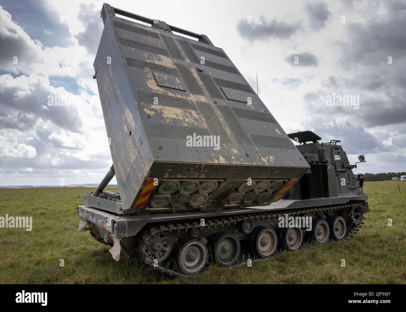 British Army personnel teach members of the Ukrainian armed forces how ...