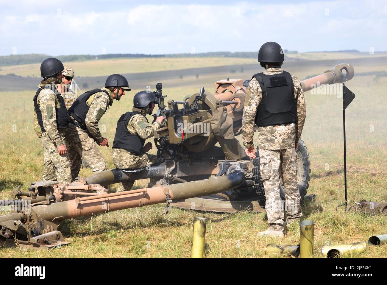 L119 light guns hi-res stock photography and images - Alamy