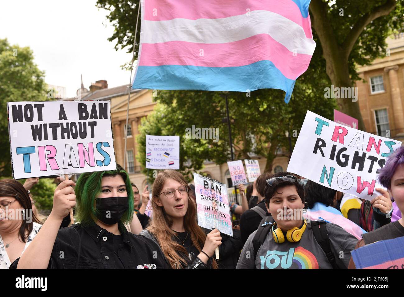 Pro Trans rights activists and protesters, demonstrated opposite ...