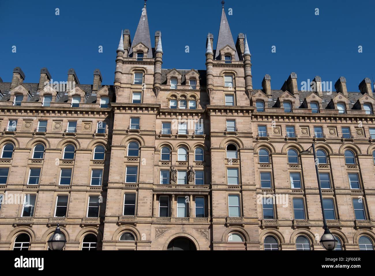 Liverpool lime street railway historic hi-res stock photography and ...