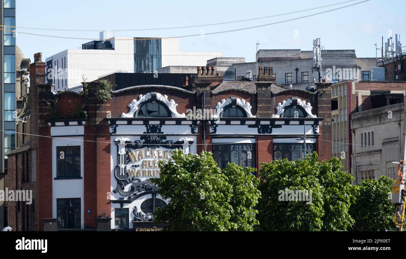 Crown Hotel, 43 Lime Street, Liverpool Stock Photo - Alamy