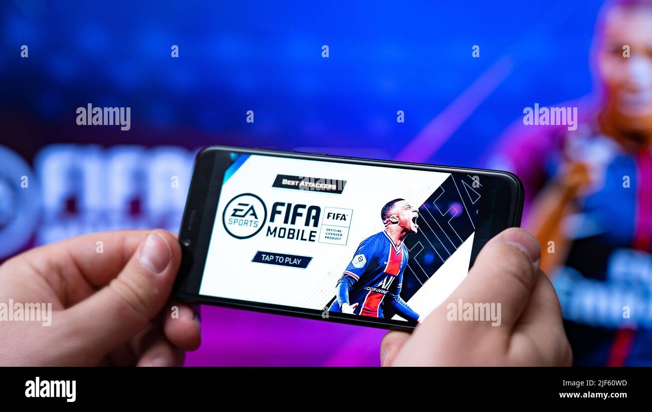 Fifa mobile 2022 hi-res stock photography and images - Alamy