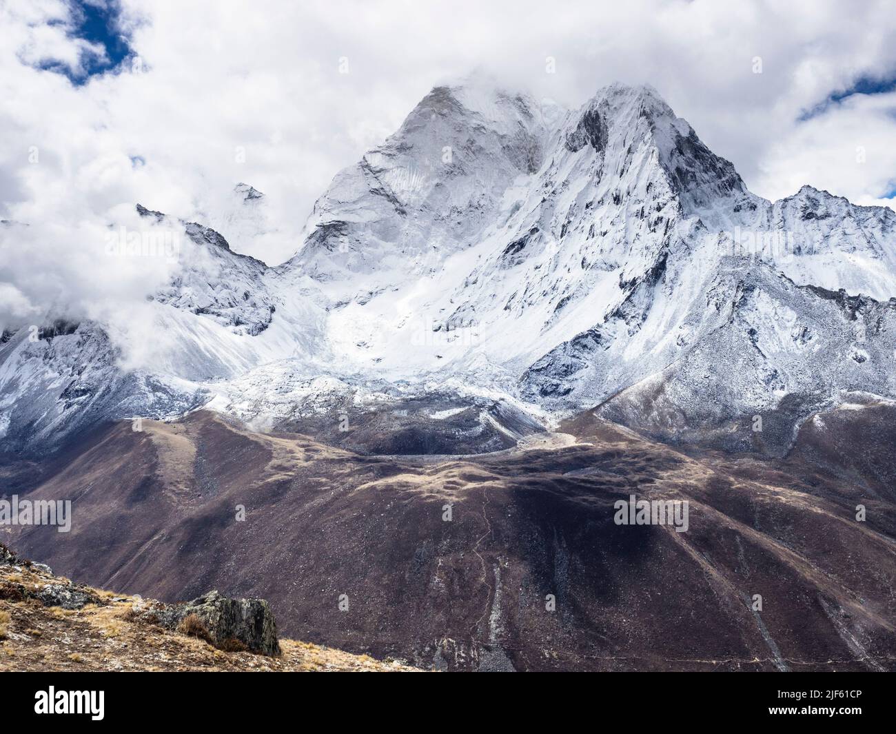 Nepal snow storm hi-res stock photography and images - Alamy