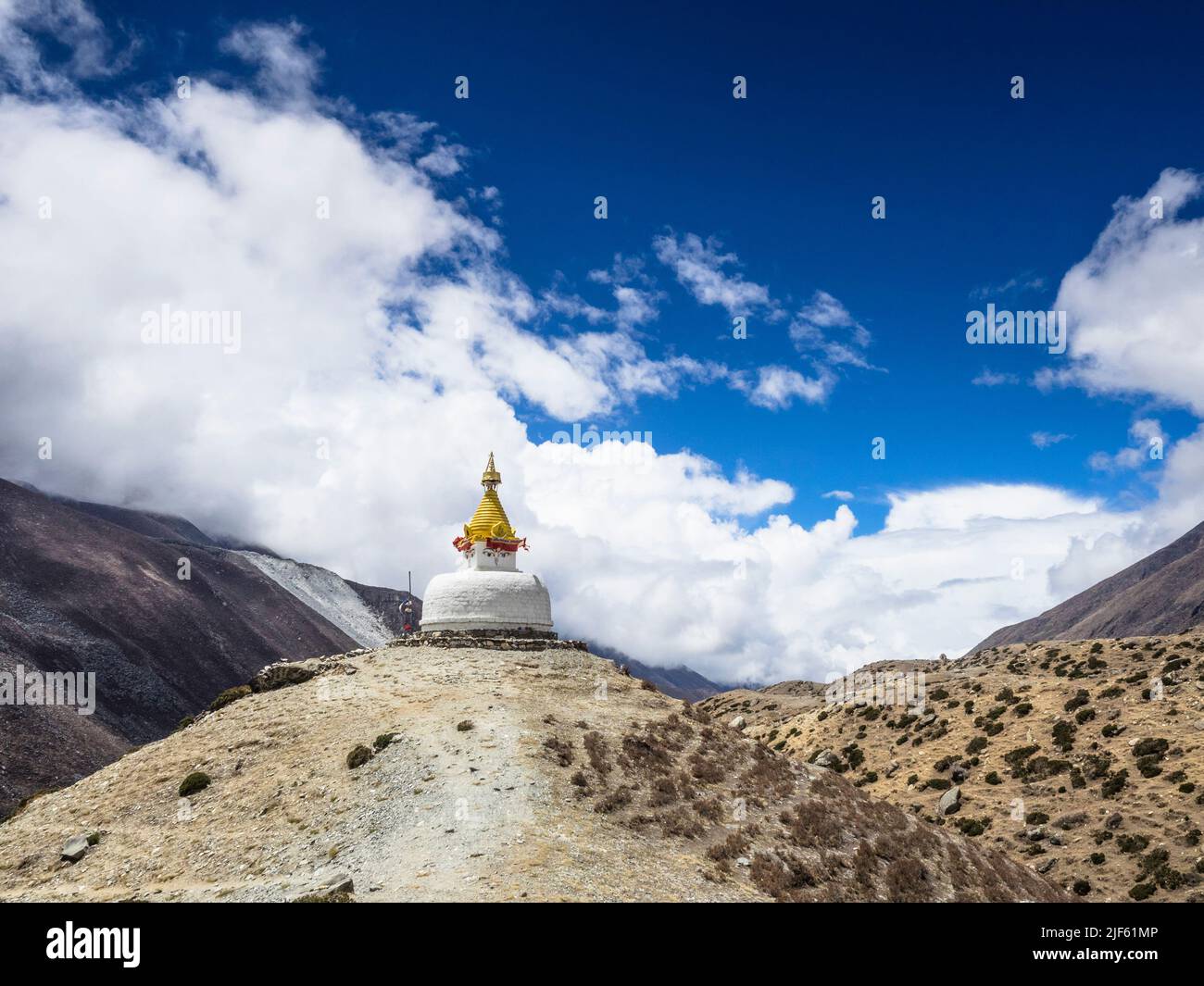Stupa above Dingboche on the route to Lobuche and Everest Base Camp ...