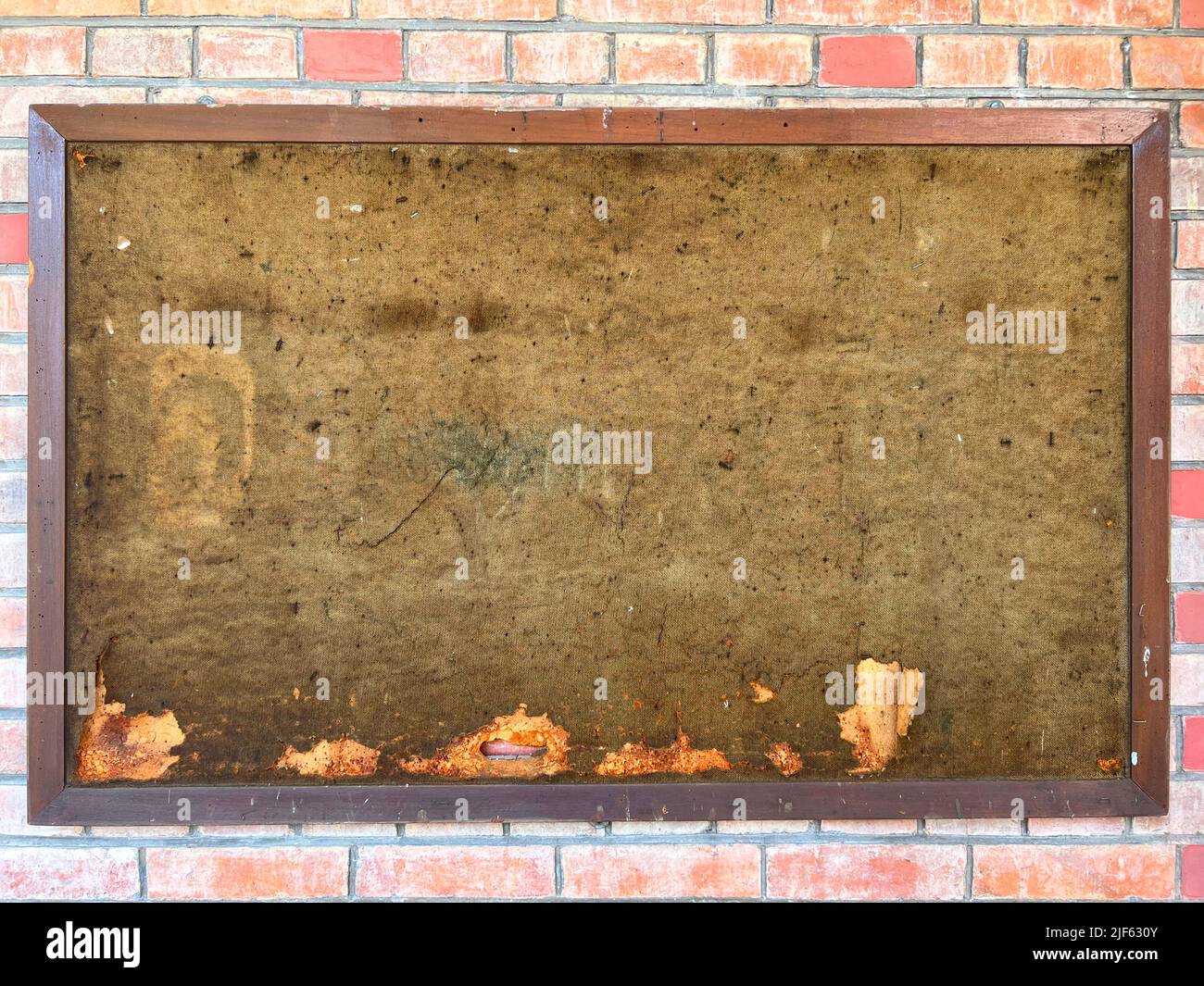 Old notice board hi-res stock photography and images - Alamy