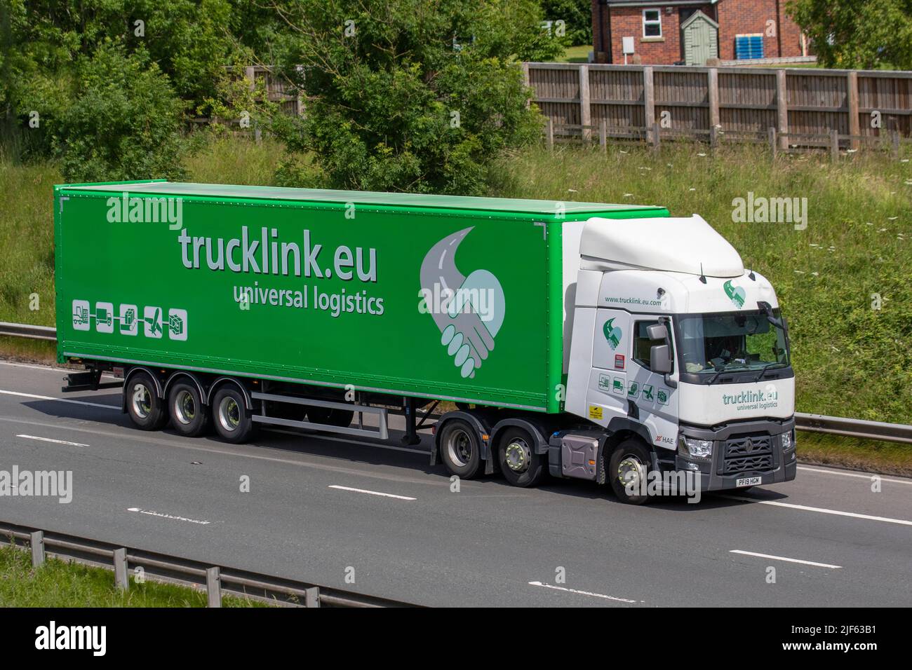 TruckLink.EU Universal Logistics green white 2019 Renault 12777cc Truck; travelling on the M61 ...