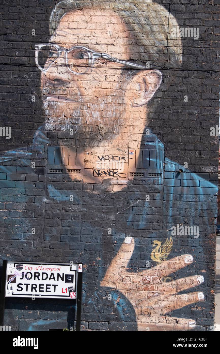 Paul curtis liverpool street art hi-res stock photography and images ...
