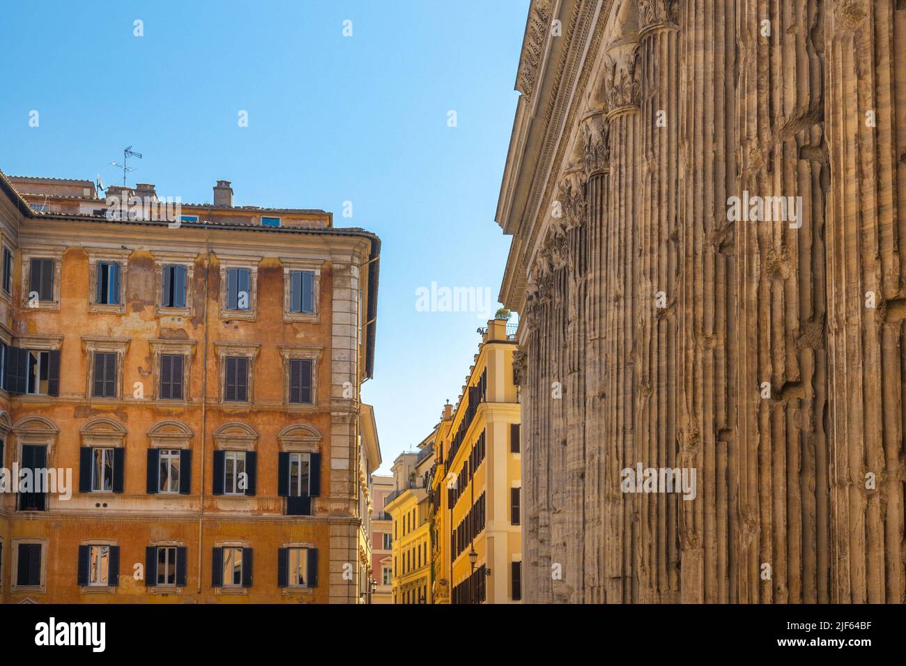 Rome italy colonnade architecture hi-res stock photography and images ...