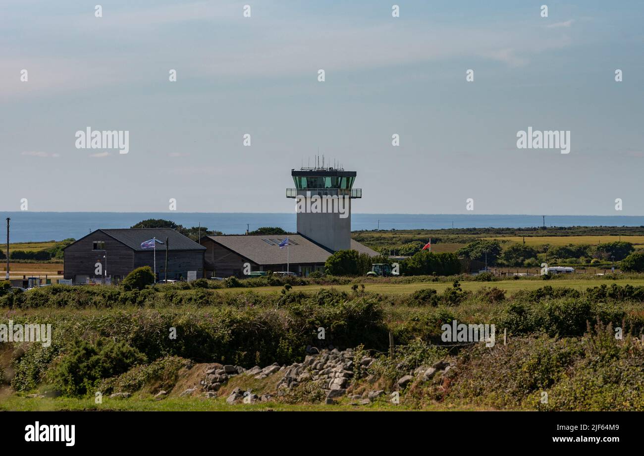 Uk airports hi-res stock photography and images - Alamy