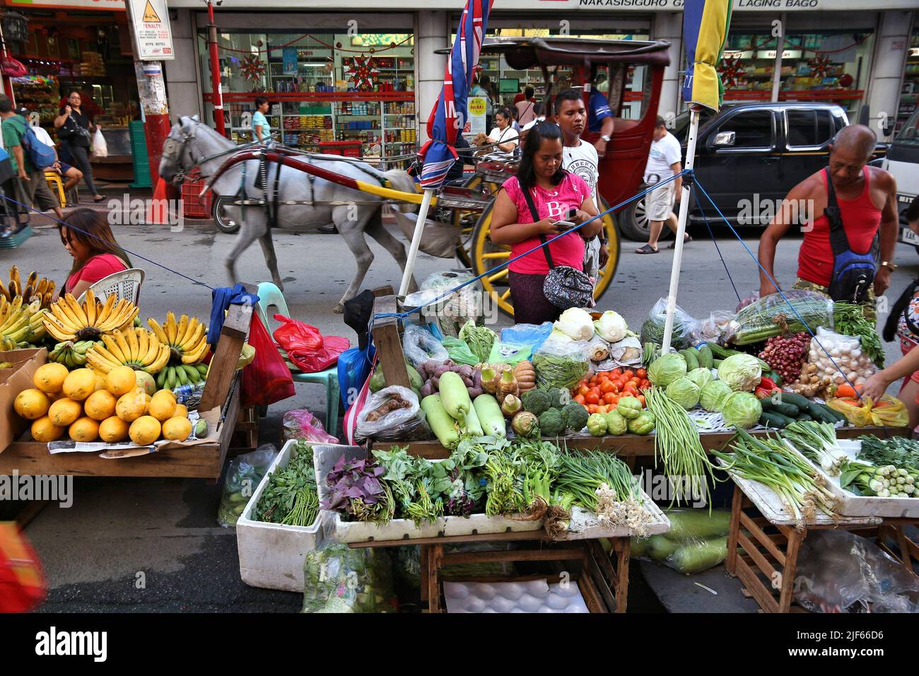 Binondo manila food hi-res stock photography and images - Alamy