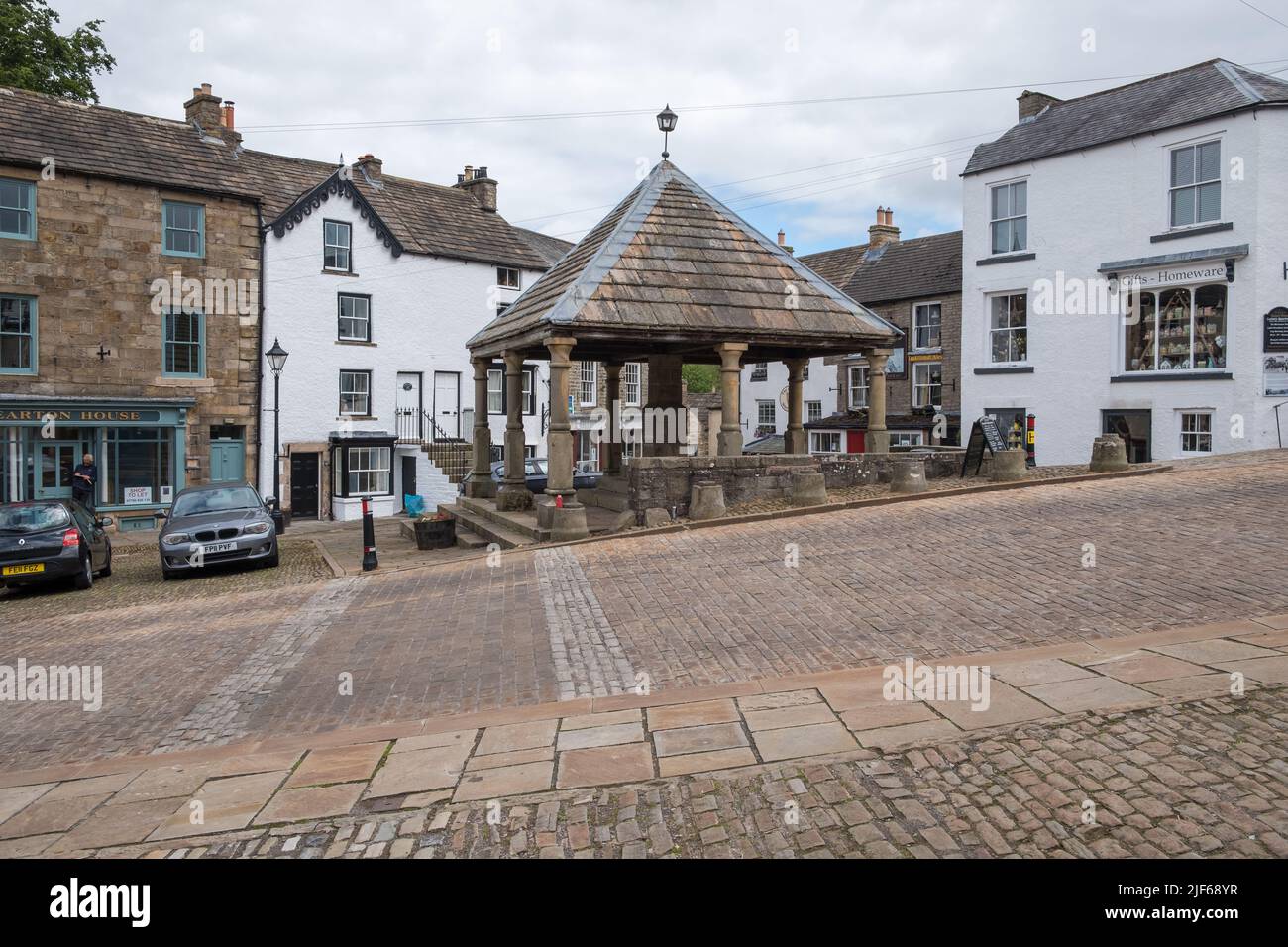 The market square in Alston in Cumbria which is the highest market town ...