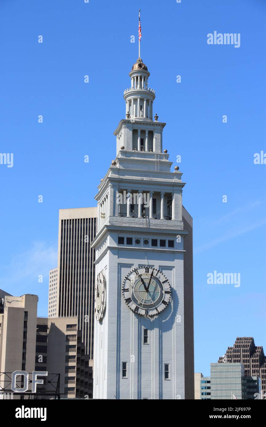 Port of San Francisco skyline - landmark clock tower in California ...