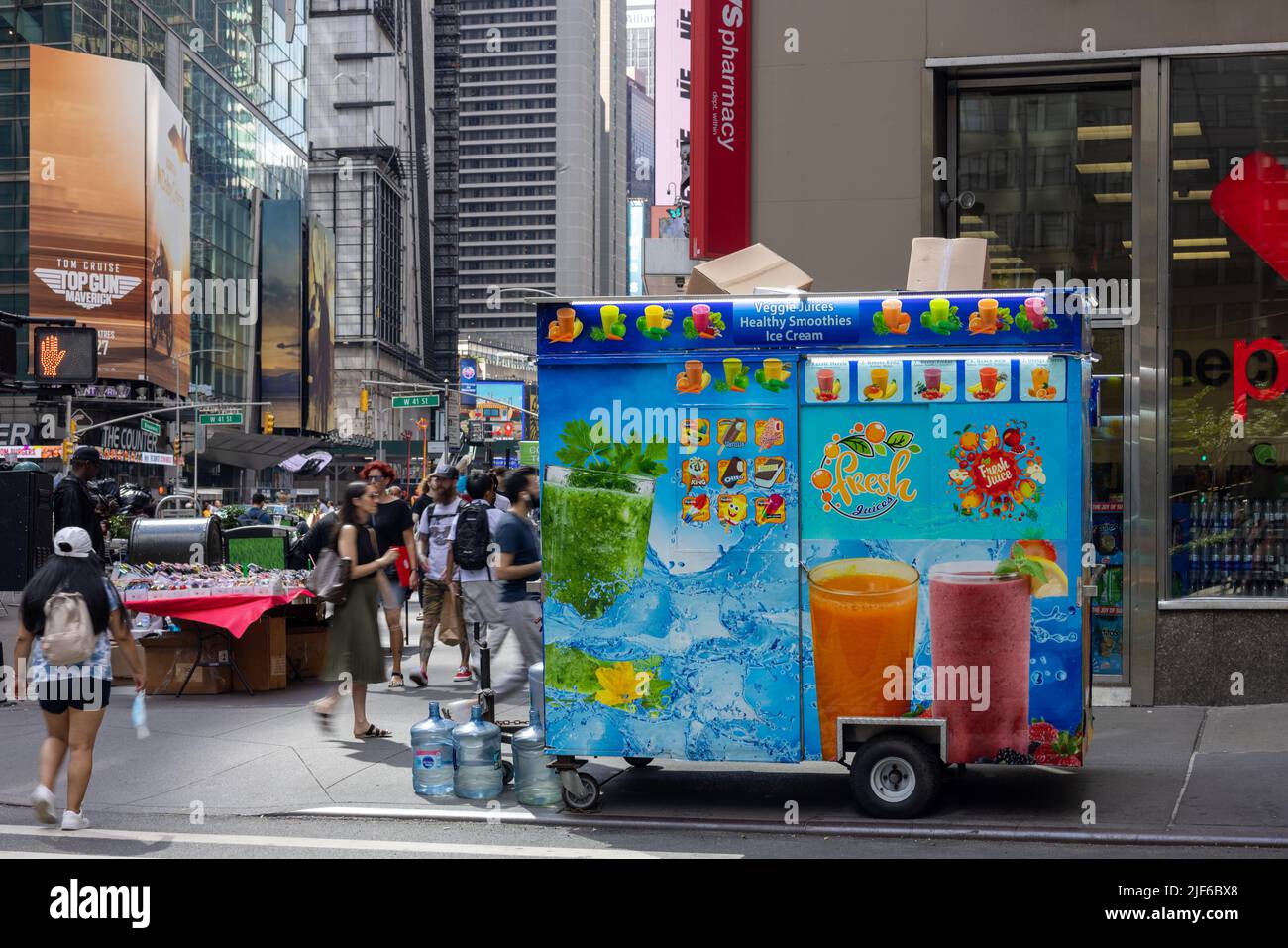 The fresh juice food cart in Times Square. Manhattan, New York Stock ...