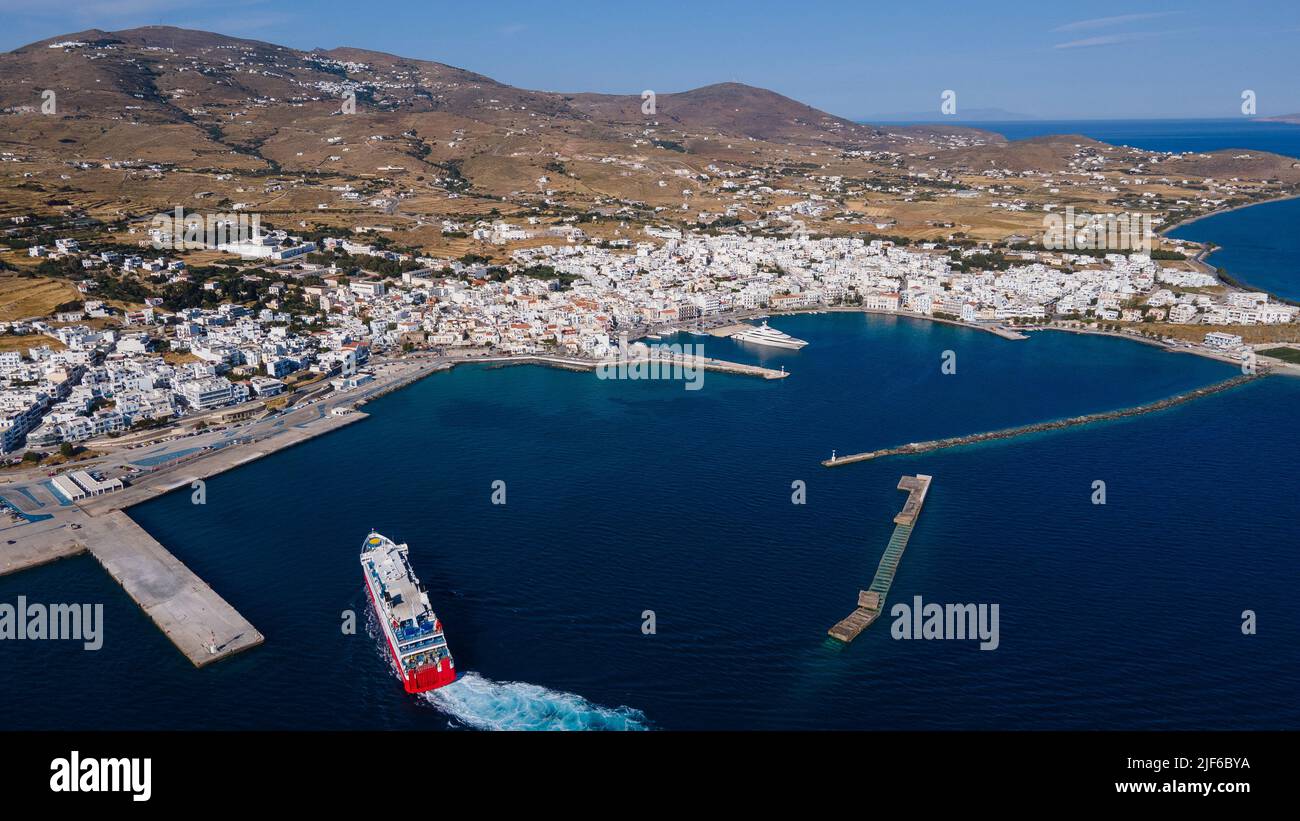 Tinos port hi-res stock photography and images - Alamy