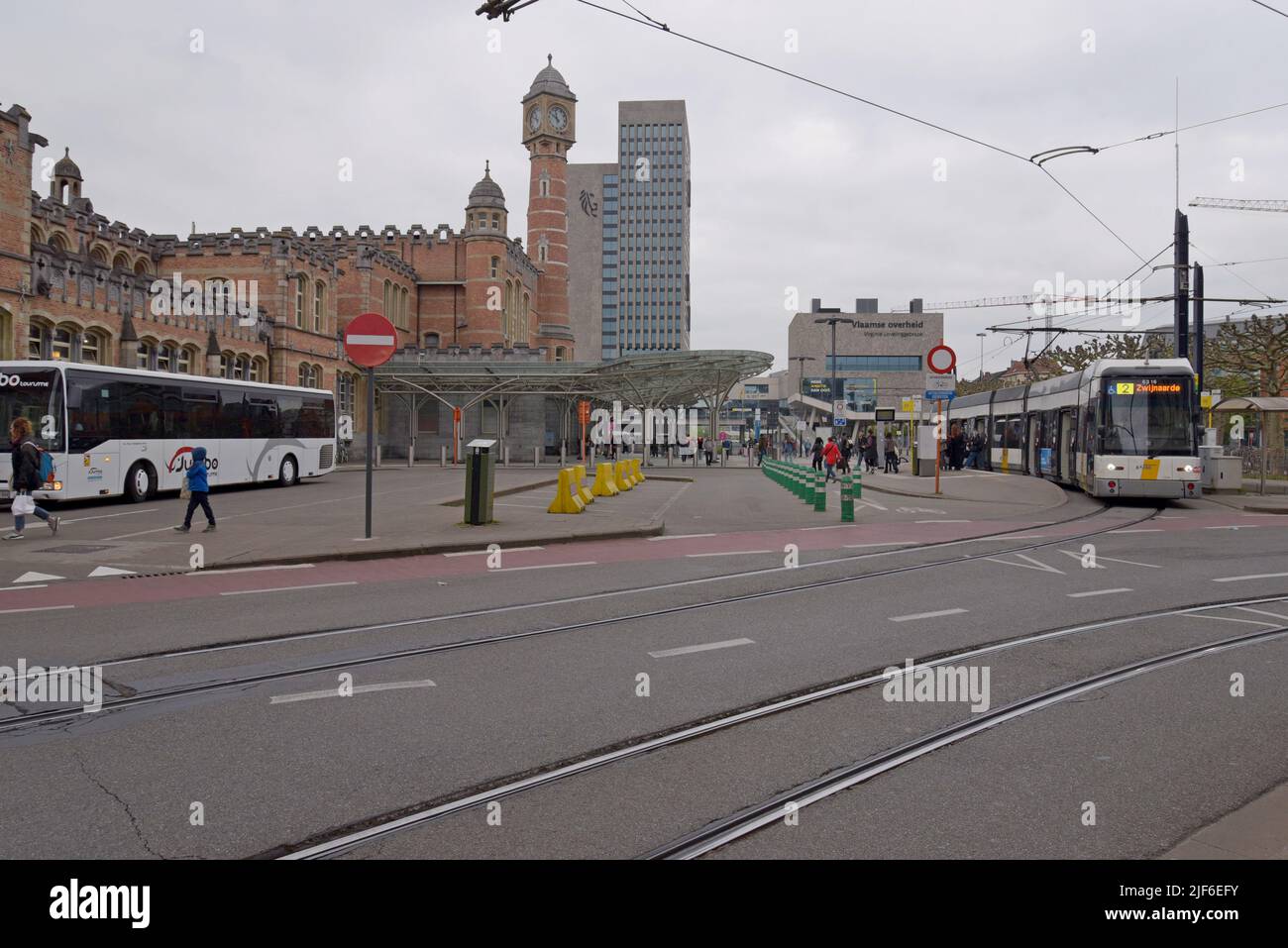 Ghent train station hi-res stock photography and images - Alamy