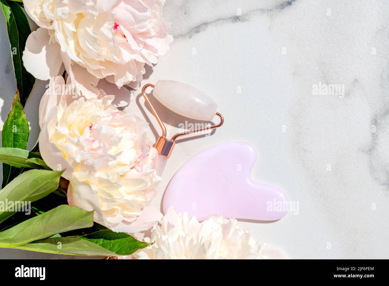 Face quartz roller, massager guasha scraper, made of natural quartz ...