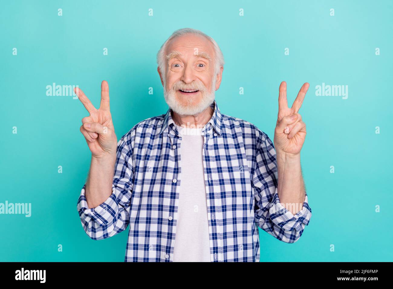 Photo of cheerful good mood granddad showing v-sign meet his friends ...