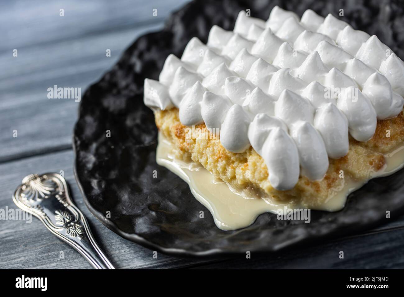 Tres leches cake hi-res stock photography and images - Alamy