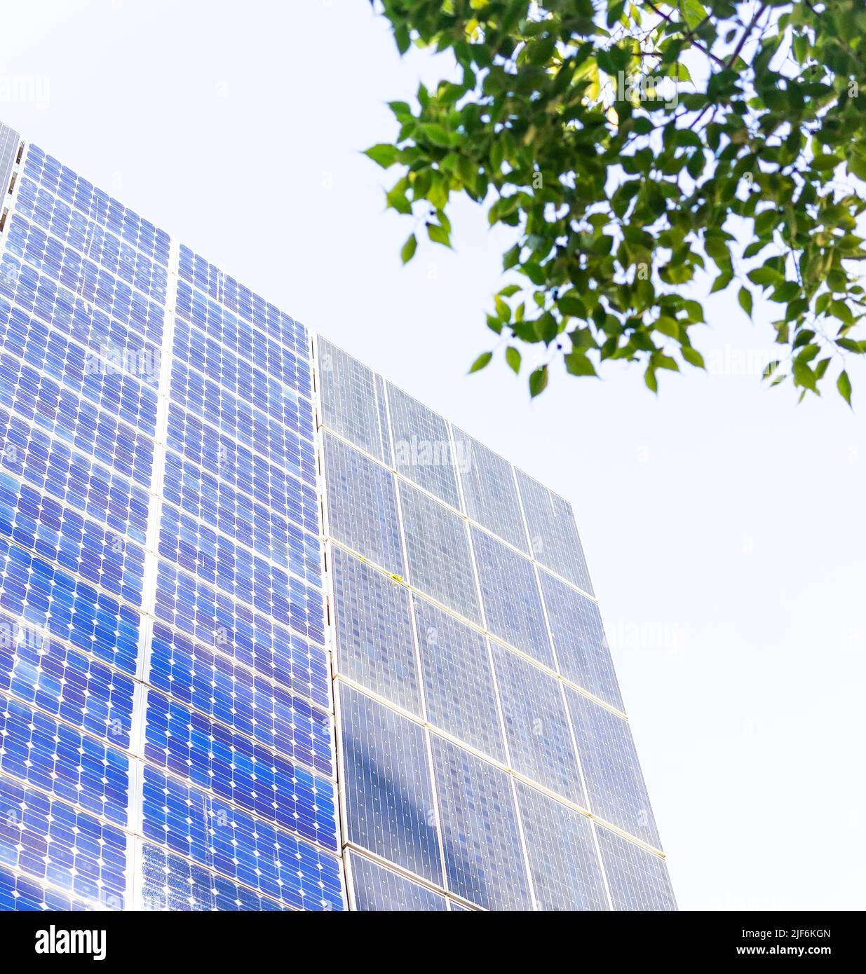 Skyscraper with solar panels hi-res stock photography and images - Alamy