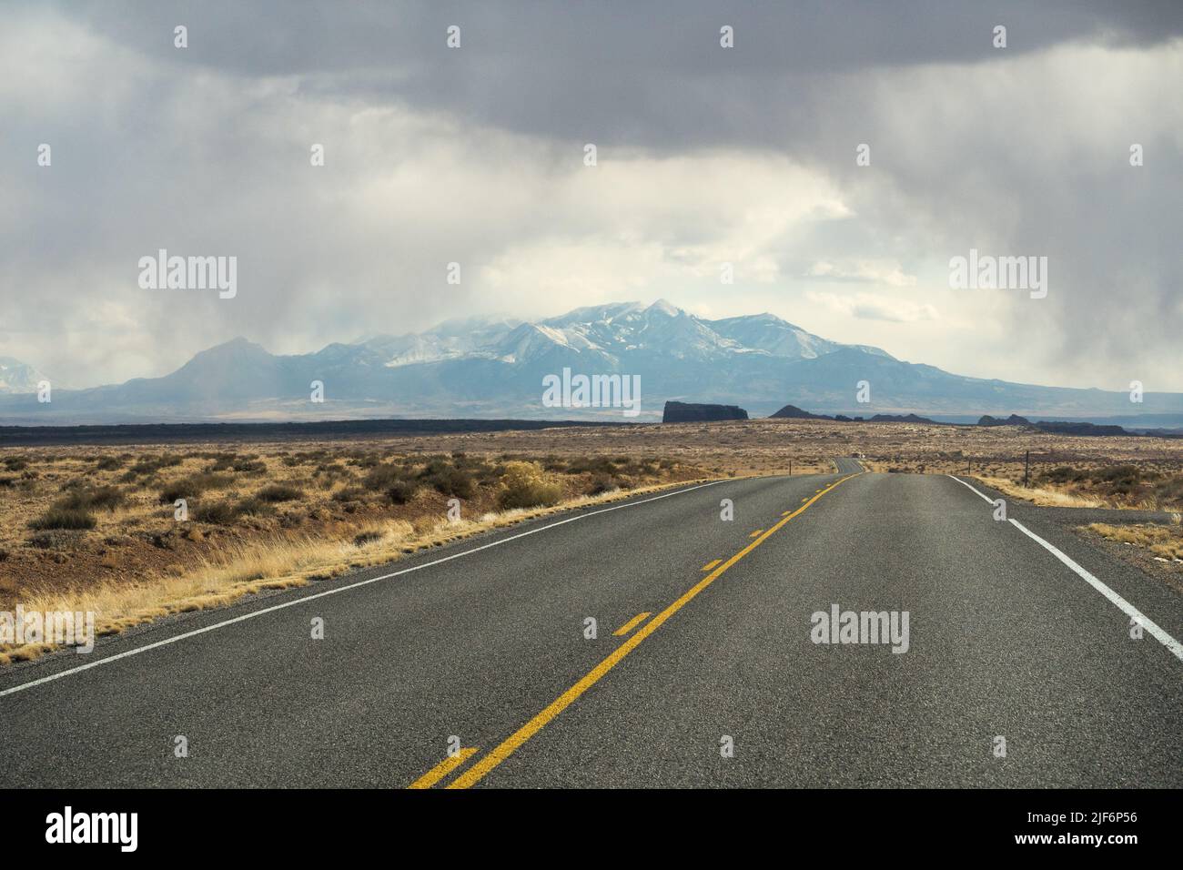 Cloudy sky in between hi-res stock photography and images - Alamy