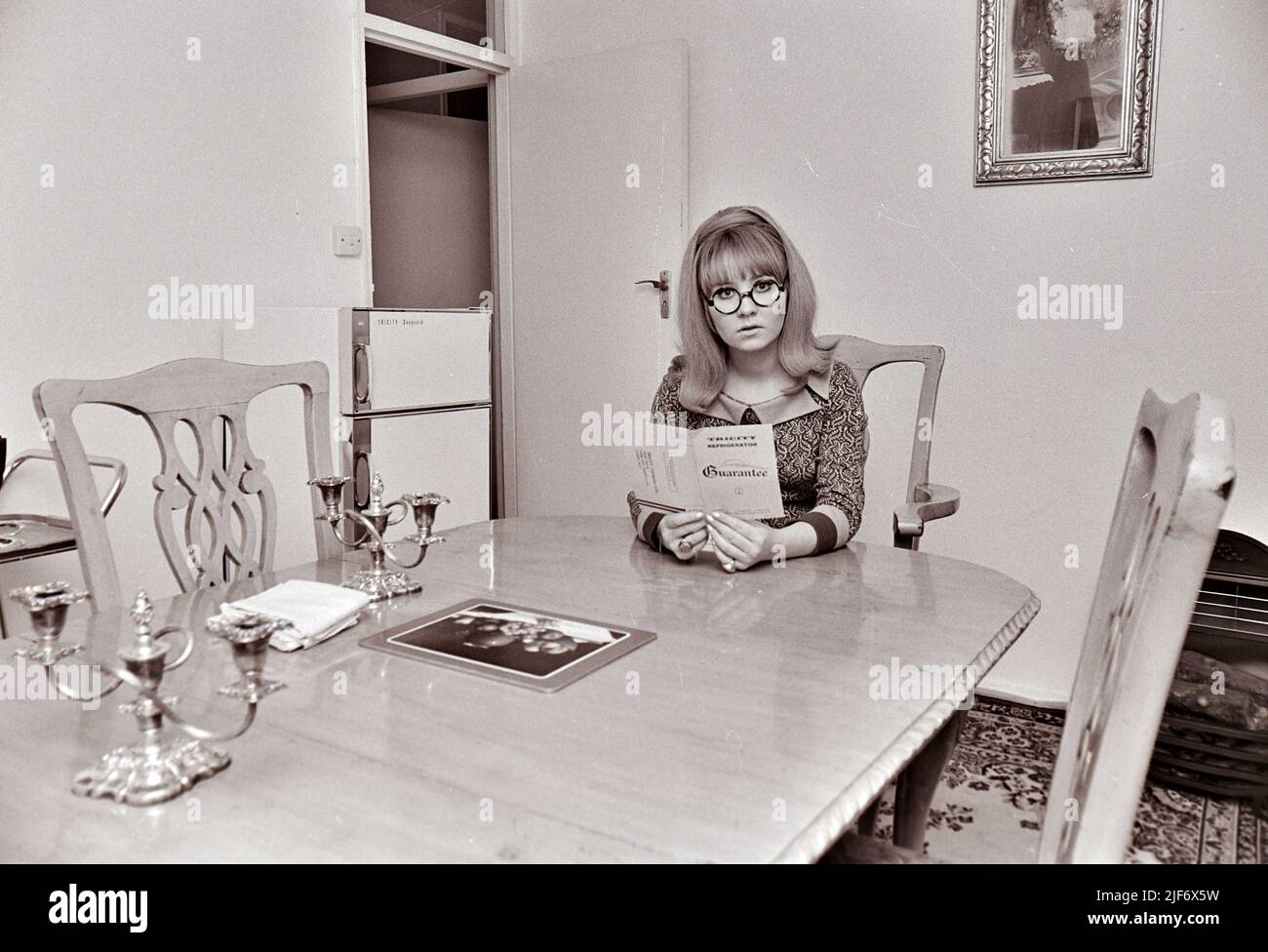 LULU Scottish pop singer at her home in Townshend Court, St John's Wood ...
