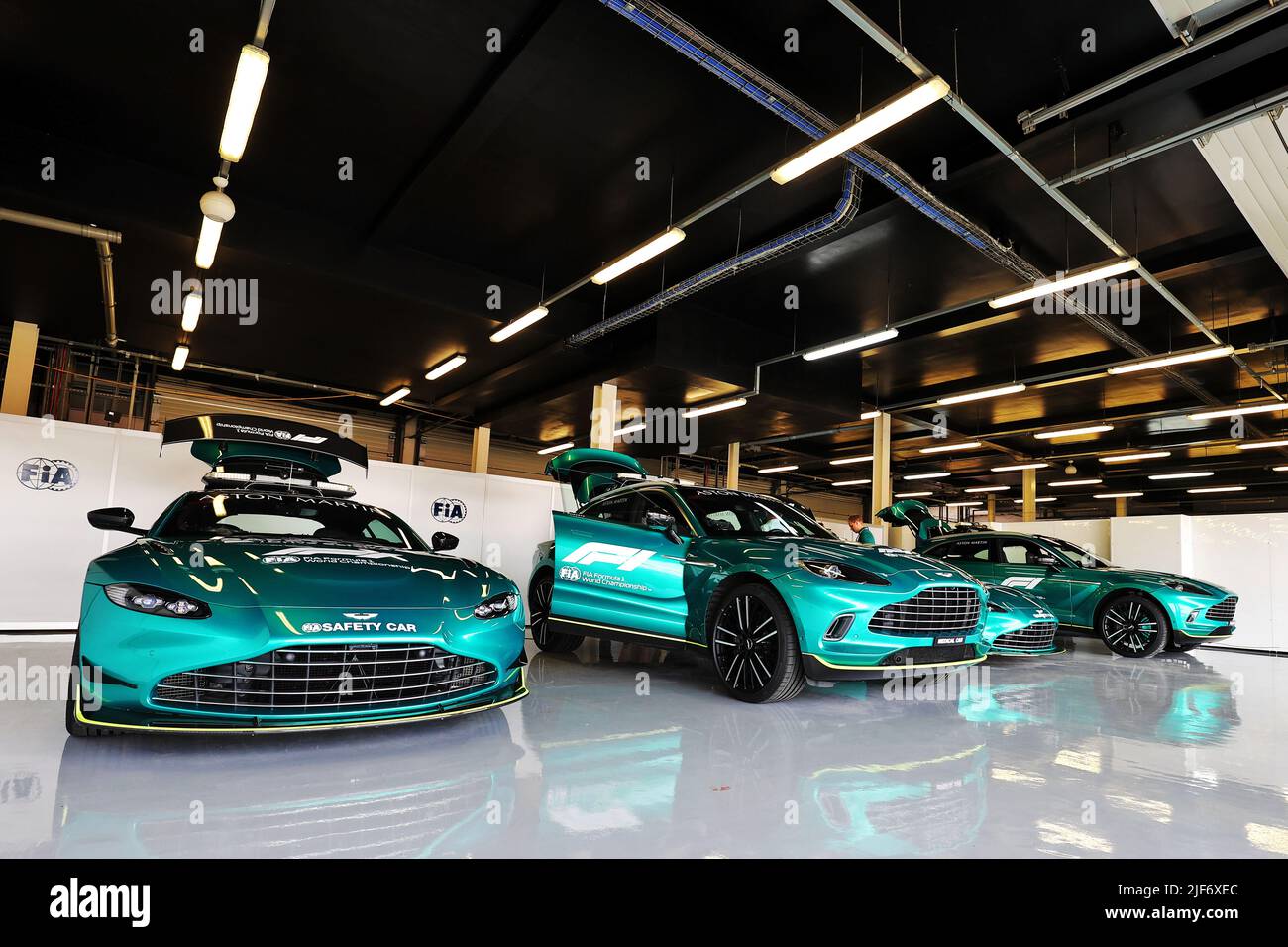 Aston martin f1 medical car hi-res stock photography and images - Alamy