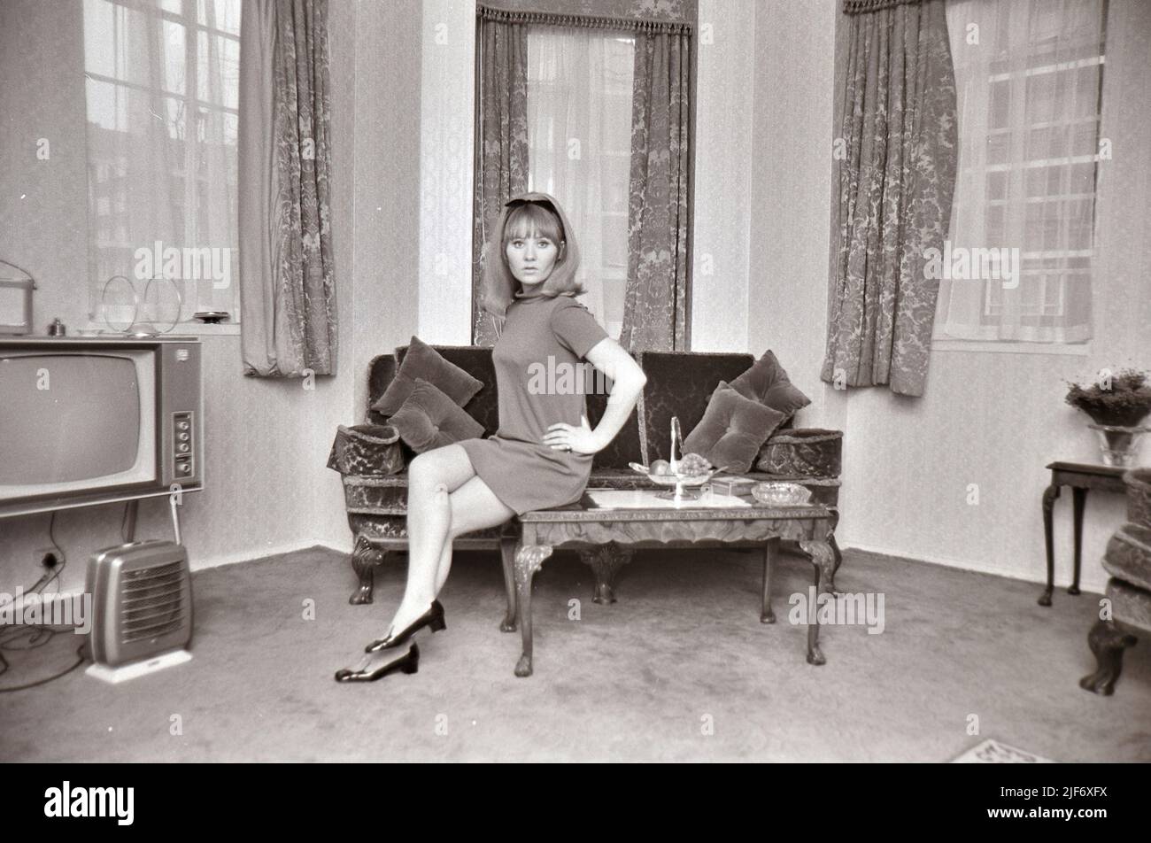 Lulu singer 1960s hi-res stock photography and images - Alamy