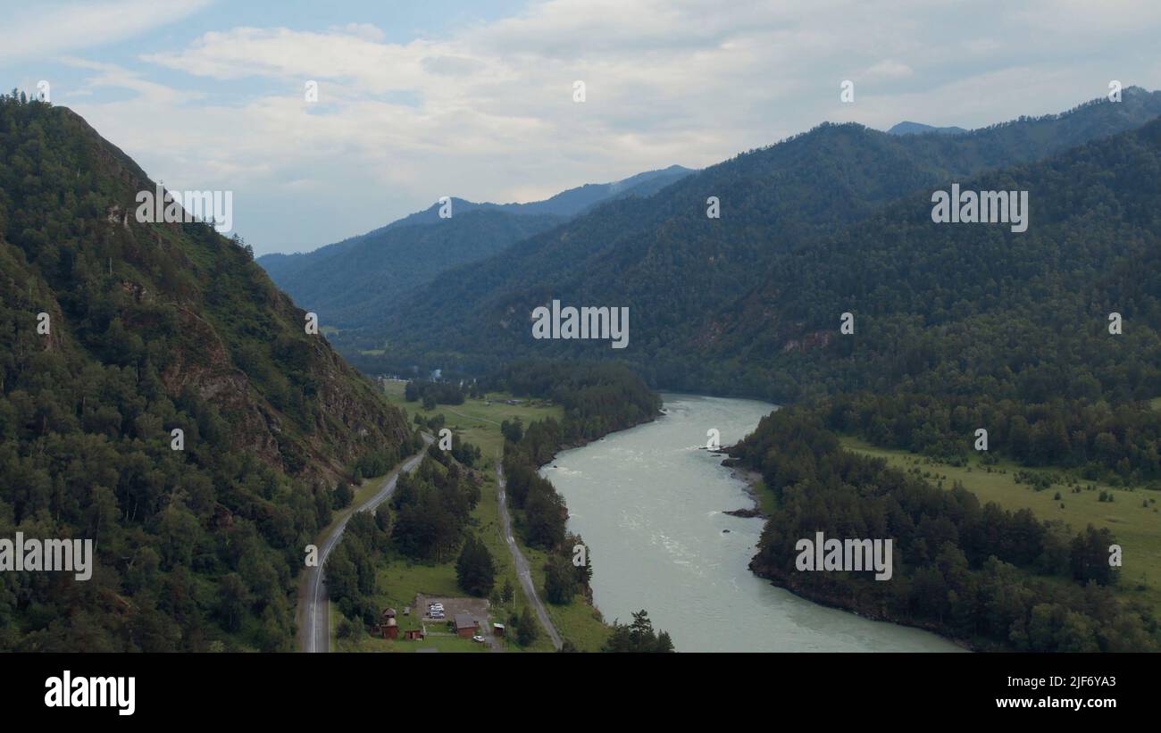 Cars on road with mountains hi-res stock photography and images - Alamy