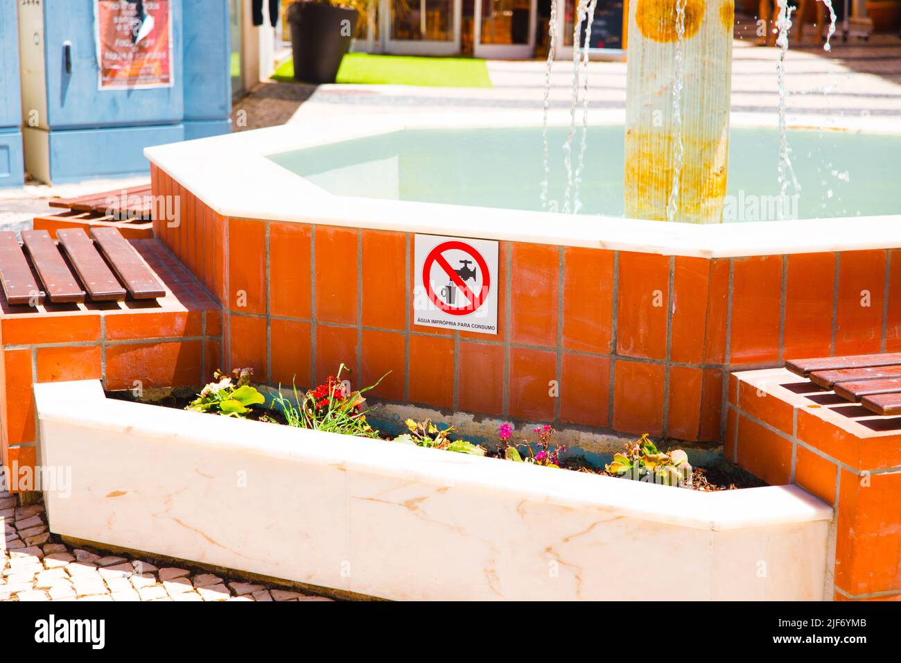Drink water safety sign hi-res stock photography and images - Alamy