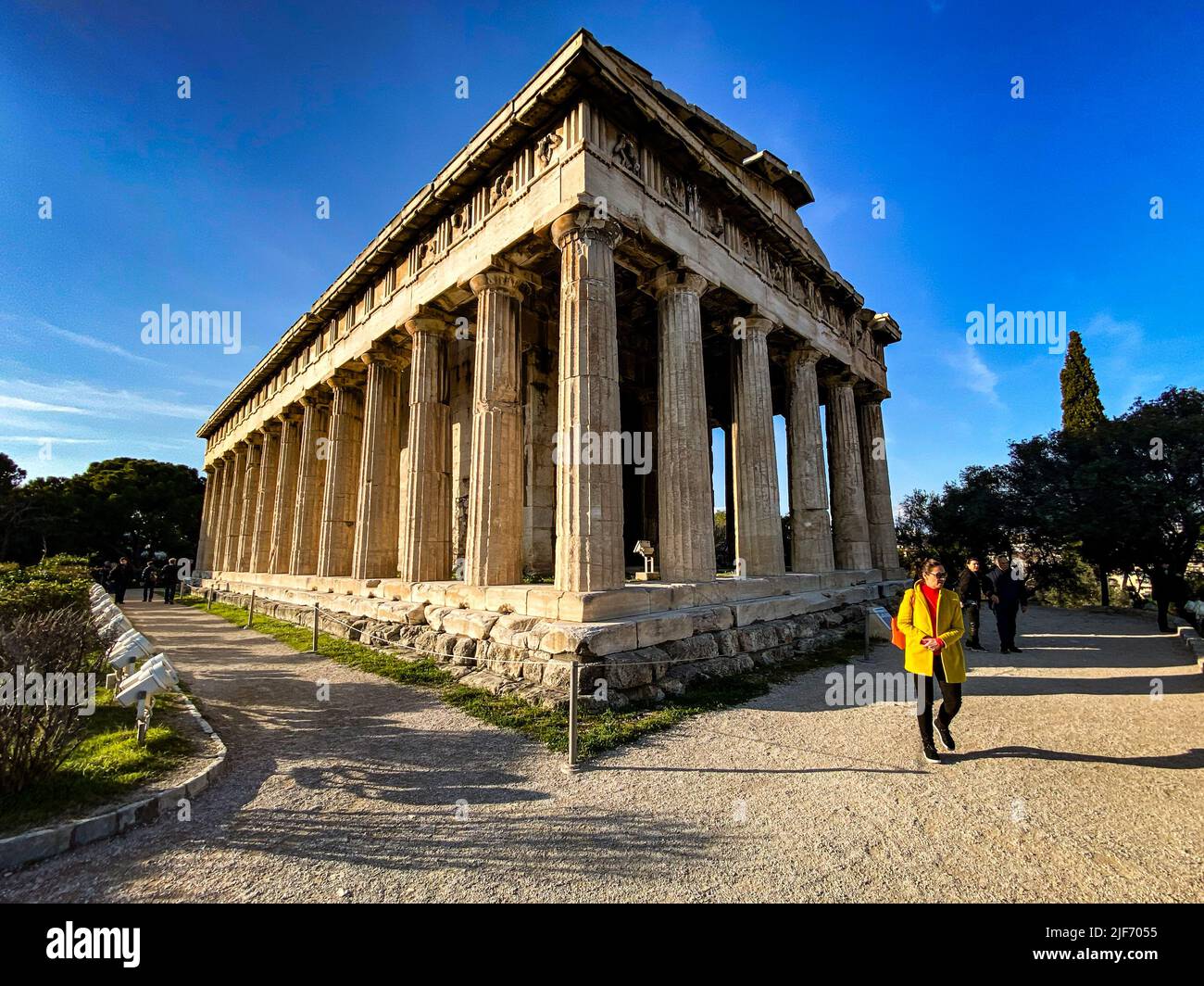 ChatGPT a dit : Explore Athens and discover its iconic monuments, from ...