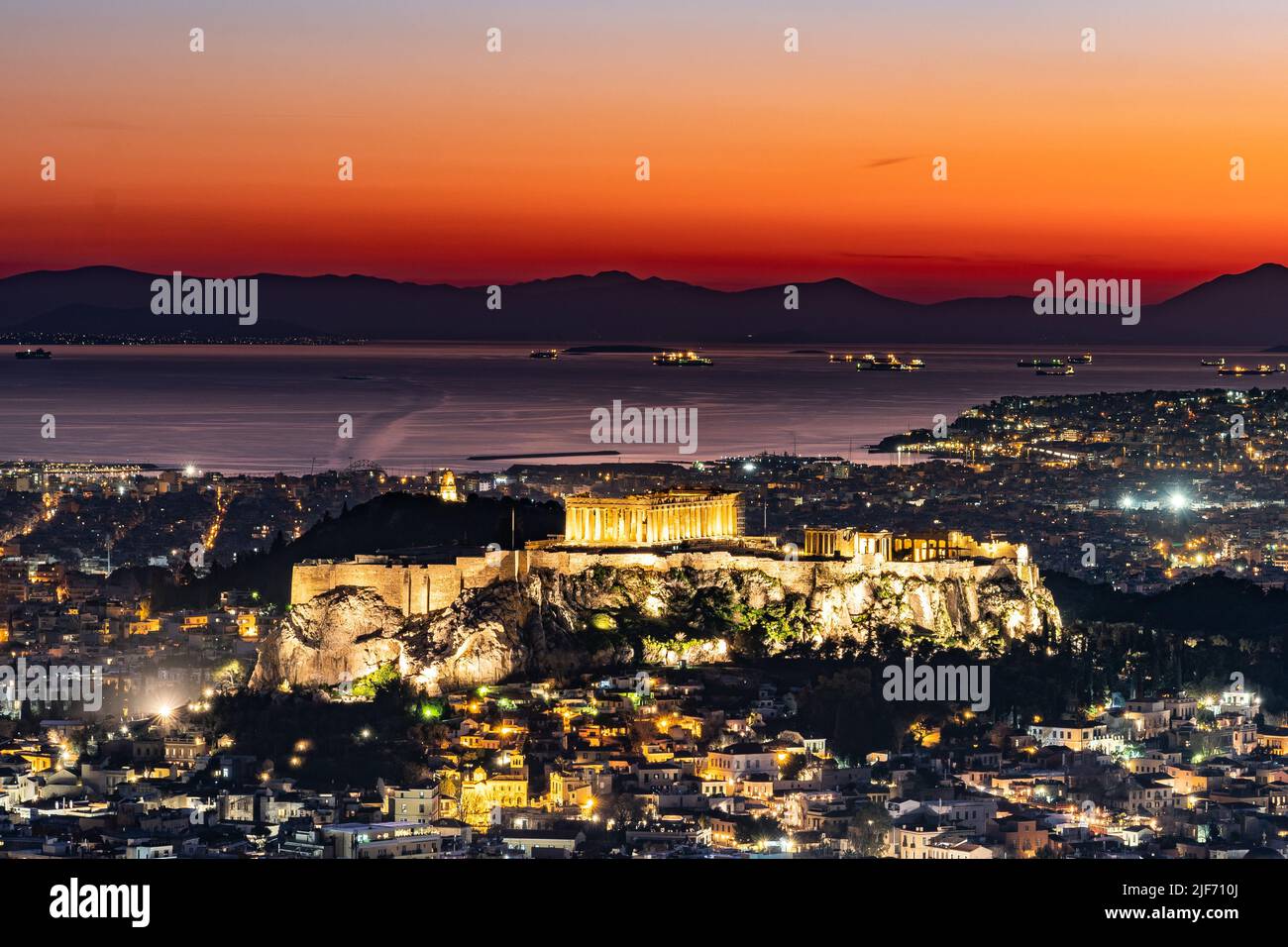 ChatGPT a dit : Explore Athens and discover its iconic monuments, from ...