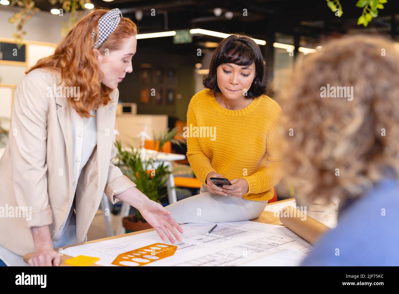 Female planning hi-res stock photography and images - Alamy