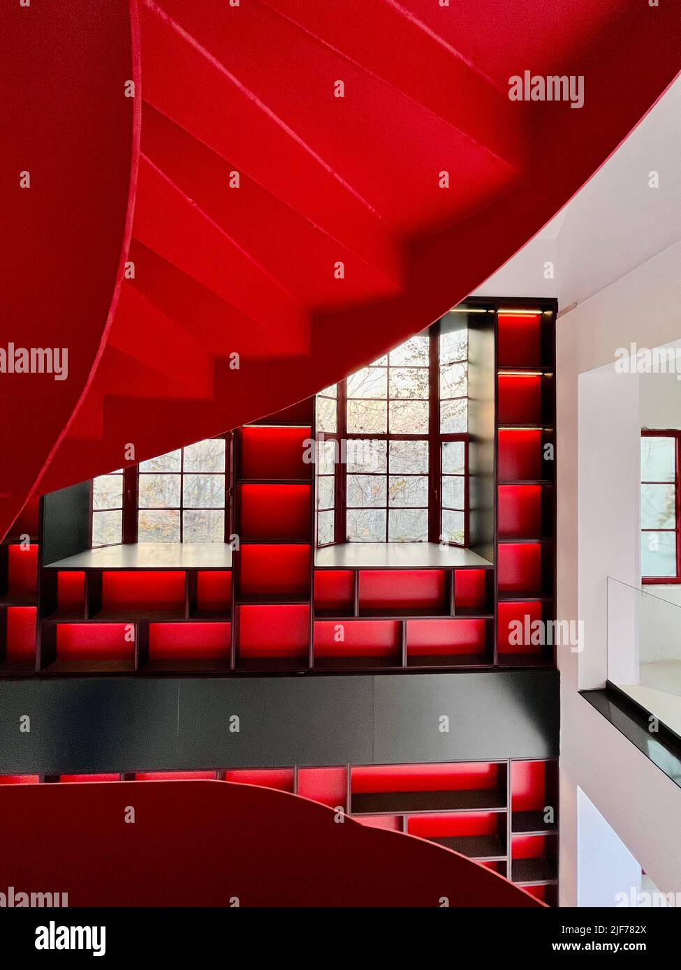 Red spiral staircase hi-res stock photography and images - Alamy