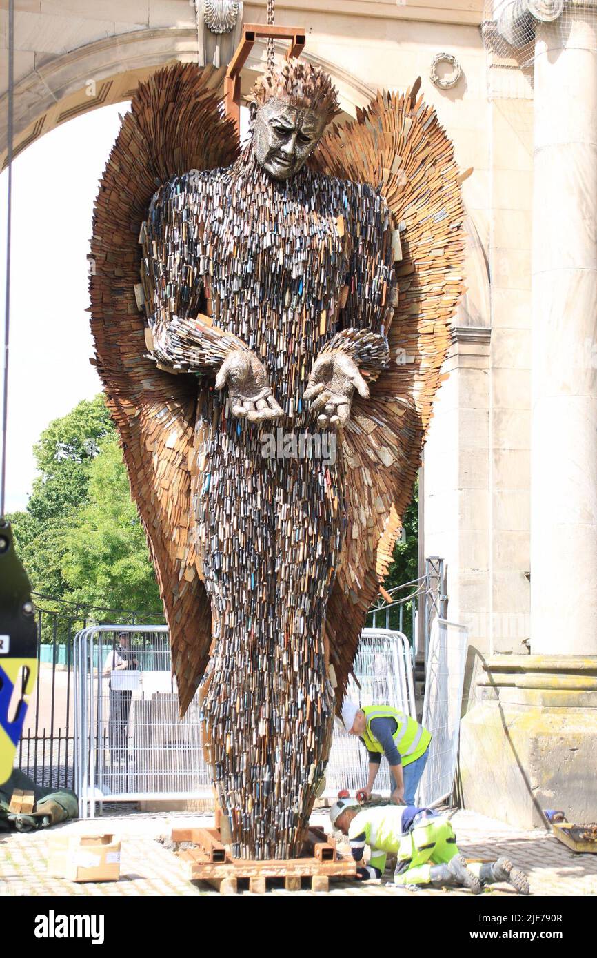 Knive angel hi-res stock photography and images - Alamy