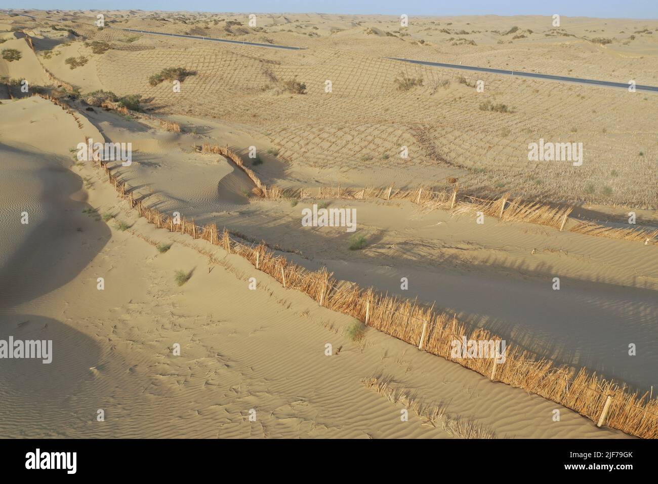 (220630) -- YULI, June 30, 2022 (Xinhua) -- Aerial photo shows sand ...